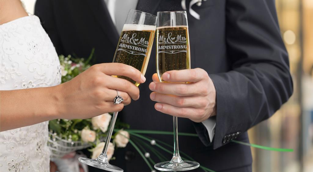 Custom Glassware | Buy Custom Engraved Glassware Gifts